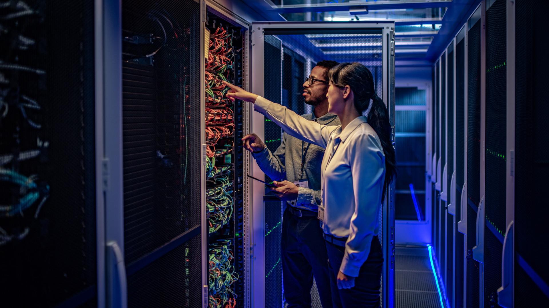 Bare Metal vs. VPS Hosting: An In-Depth Comparison